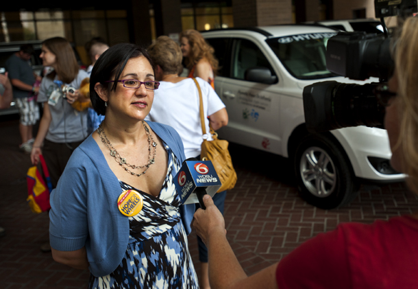 Photos: Giving a Hand | Tulane University News